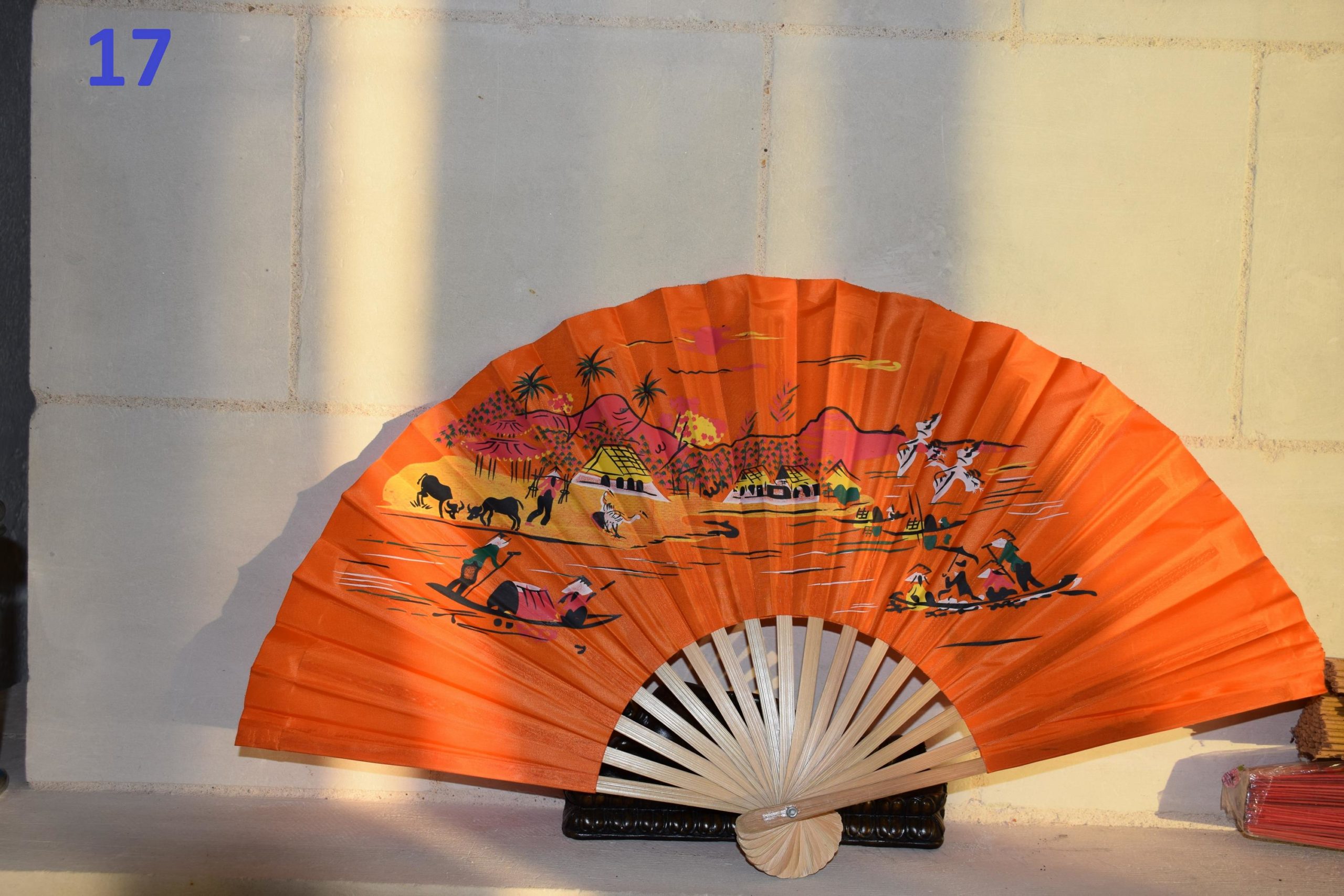 17. Eventail orange - Pousse-Pousse